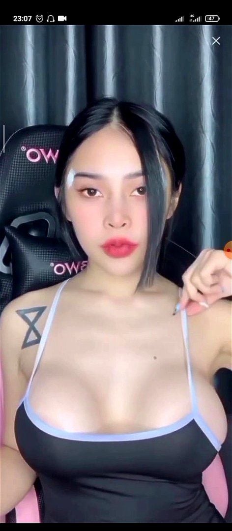 Watch น้องอีฟ โชว์นมสวยมากเห็นแล้วควยพี่แข็งเลย แล้วดูยั่วดิ รีบมา