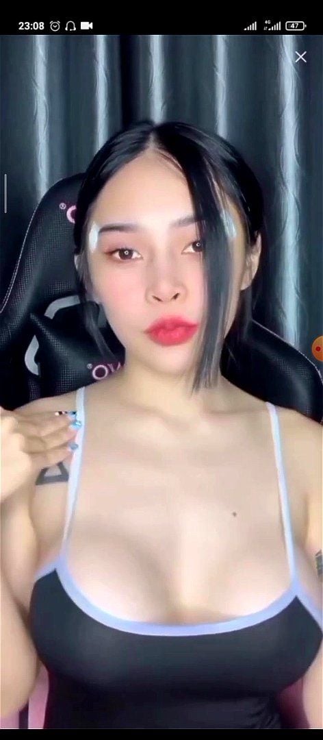 Watch น้องอีฟ โชว์นมสวยมากเห็นแล้วควยพี่แข็งเลย แล้วดูยั่วดิ รีบมา