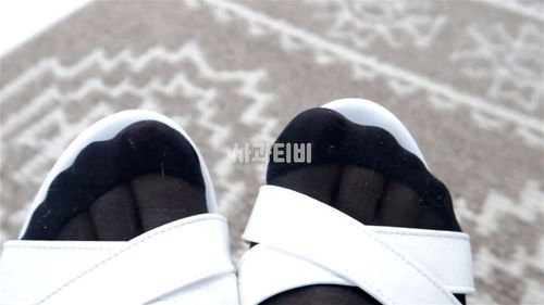 Watch 스타킹 신고 갑자기 다리 사이에 찢고 딜도로 자위함 분수 신음 지림 분수 Masturbation