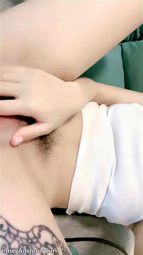 Watch 国产精品空姐小姐姐的无套性生活滑溜溜紧凑的肌肤摸起来手感俱佳小姐姐还试图抢我手机怎么可能呢~ 国产 女神 空姐 Porn Spankbang