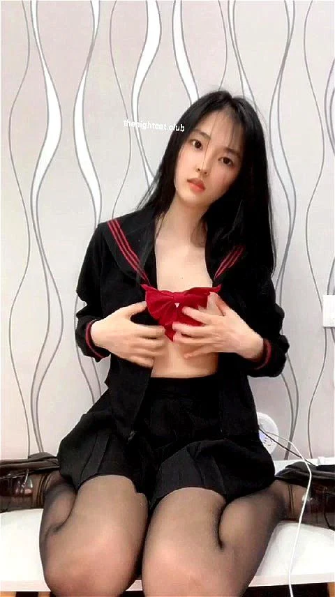 Watch 超清新系小公主~芋喵喵~黑色jk制服,黑丝袜配萝莉,别有一番味道,自慰小粉穴! 芋喵喵 Asian